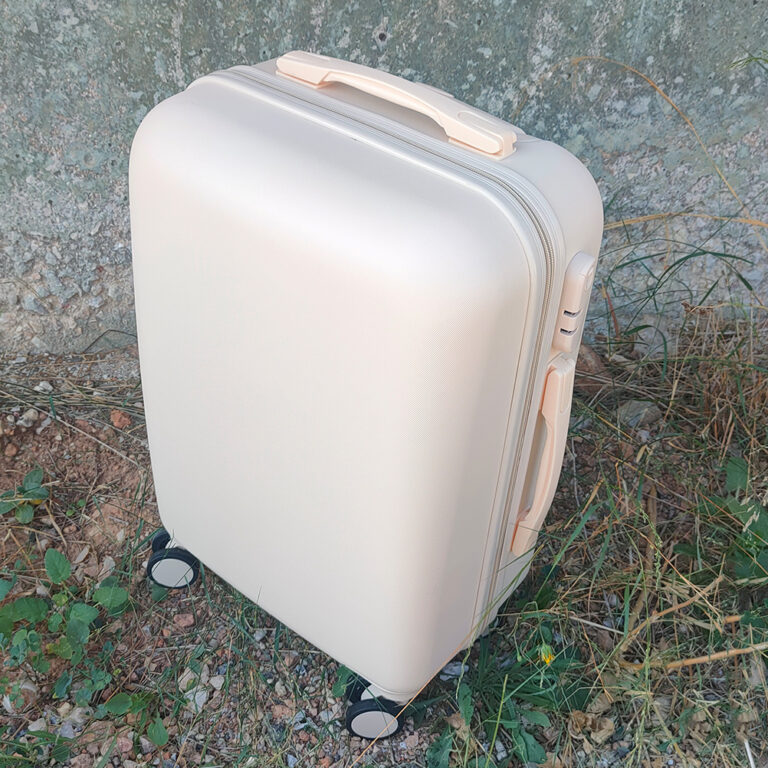 ΒΑΛ42 | 18″ ΜΠΛΕ ΣΚΟΥΡΟ ΓΥΑΛΙΣΤΕΡΗ ΒΑΛΙΤΣΑ TROLLEY – Riniotis B2B
